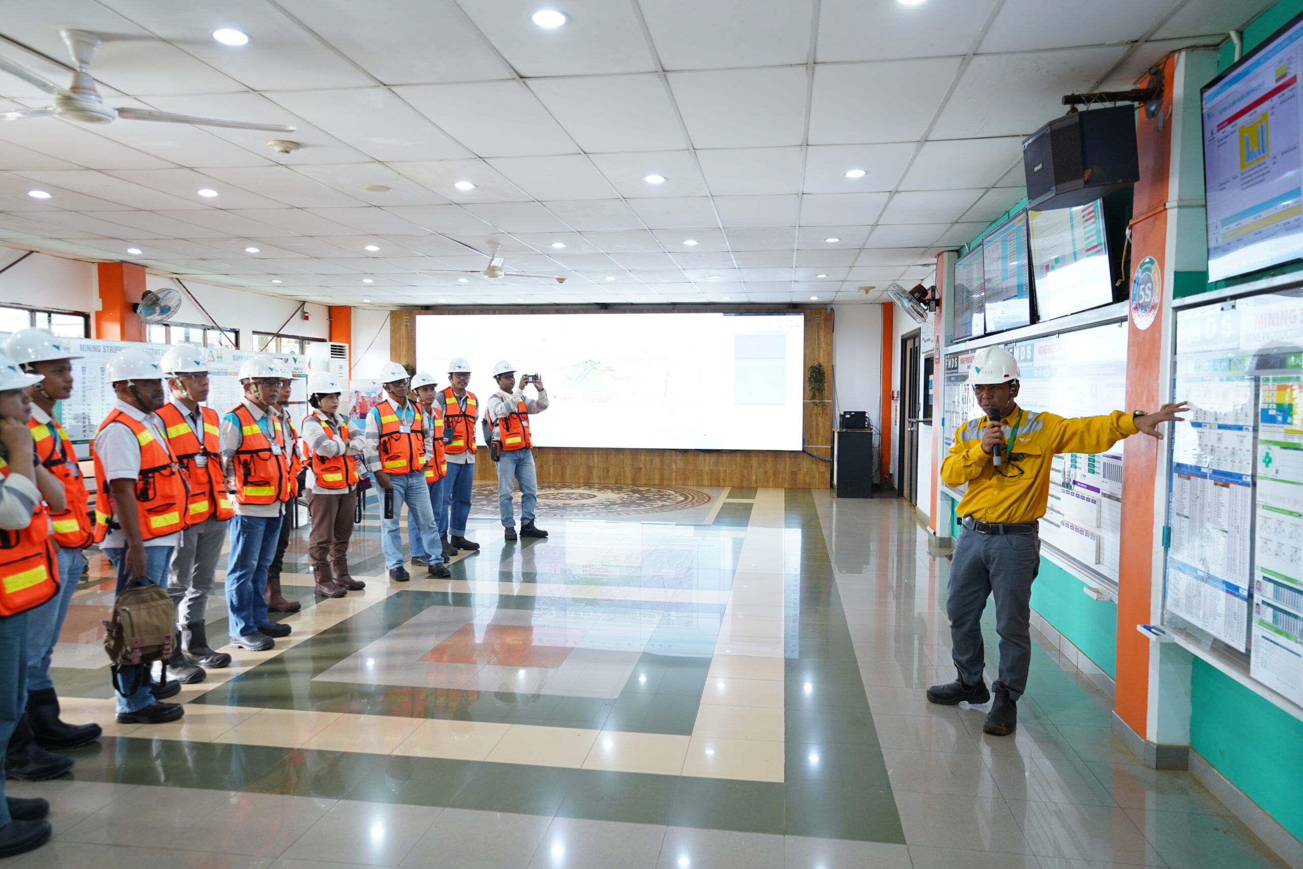 PT Adaro Energy Belajar Pengelolaan Lingkungan dan Program CSR di PT Vale