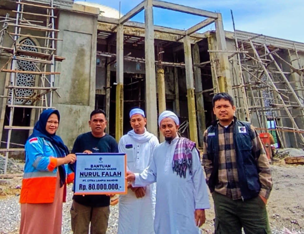 PT. CLM Beri Bantuan Rp. 80 Juta untuk Pembangunan Masjid Nurul Falah